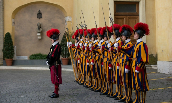 Guardie Svizzere: la Storia e il Giuramento in Vaticano di Oggi