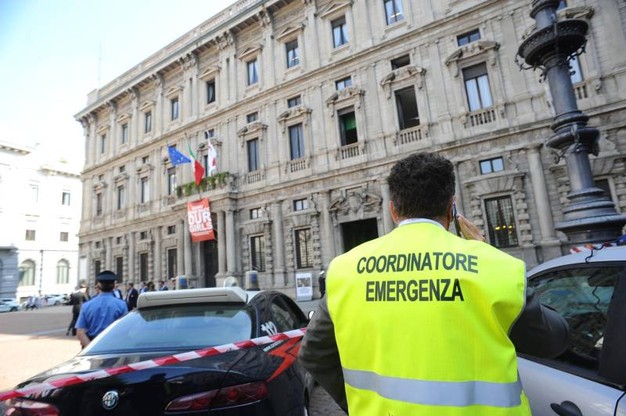 Allarme Bomba, Tribunale di Milano: Evacuato Allarme Bomba, Tribunale di Milano: Evacuato