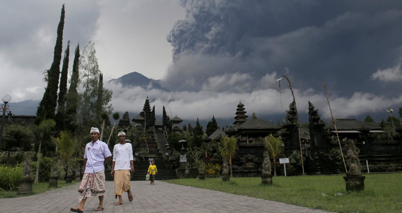 Vulcano Bali, ultime notizie Agung:'100.000 sfollati'